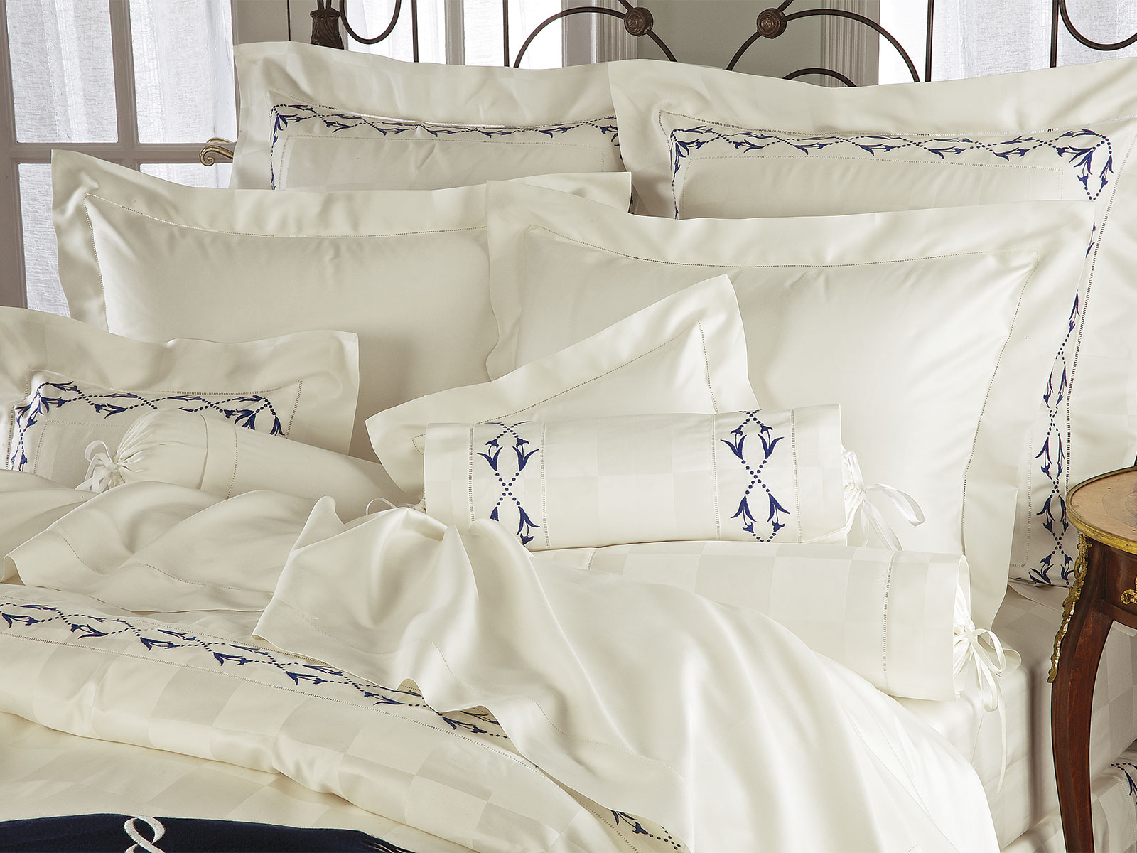 Hollandia - Fine Bed Linens - Luxury Bedding - Italian Bed Linens ...